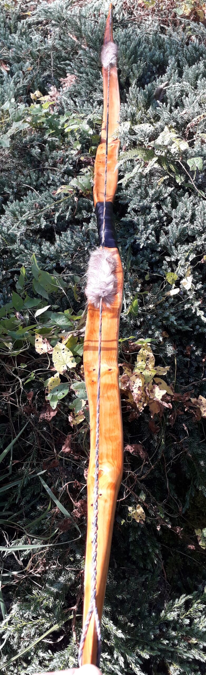 Primitive Character Yew Flat bow 52#@28” (Bow no. 14) - Southmoor Bows