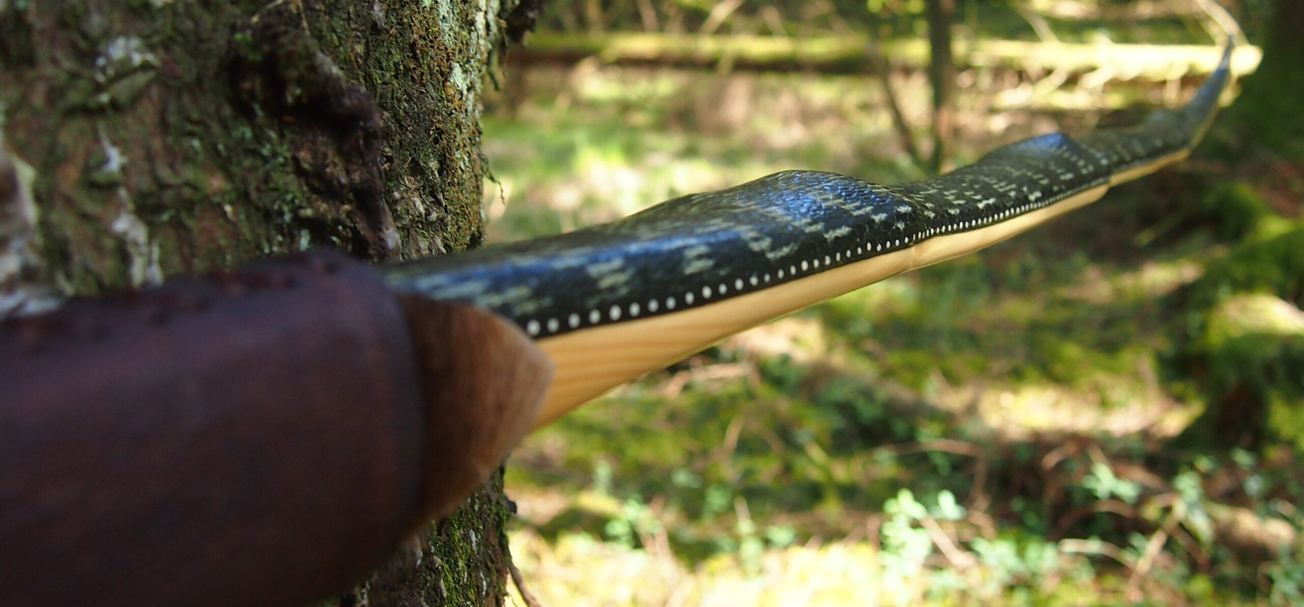 Sinew and snake skin backed Heavy Yew Flat bow 68#@28" (Bow No: 23 ...
